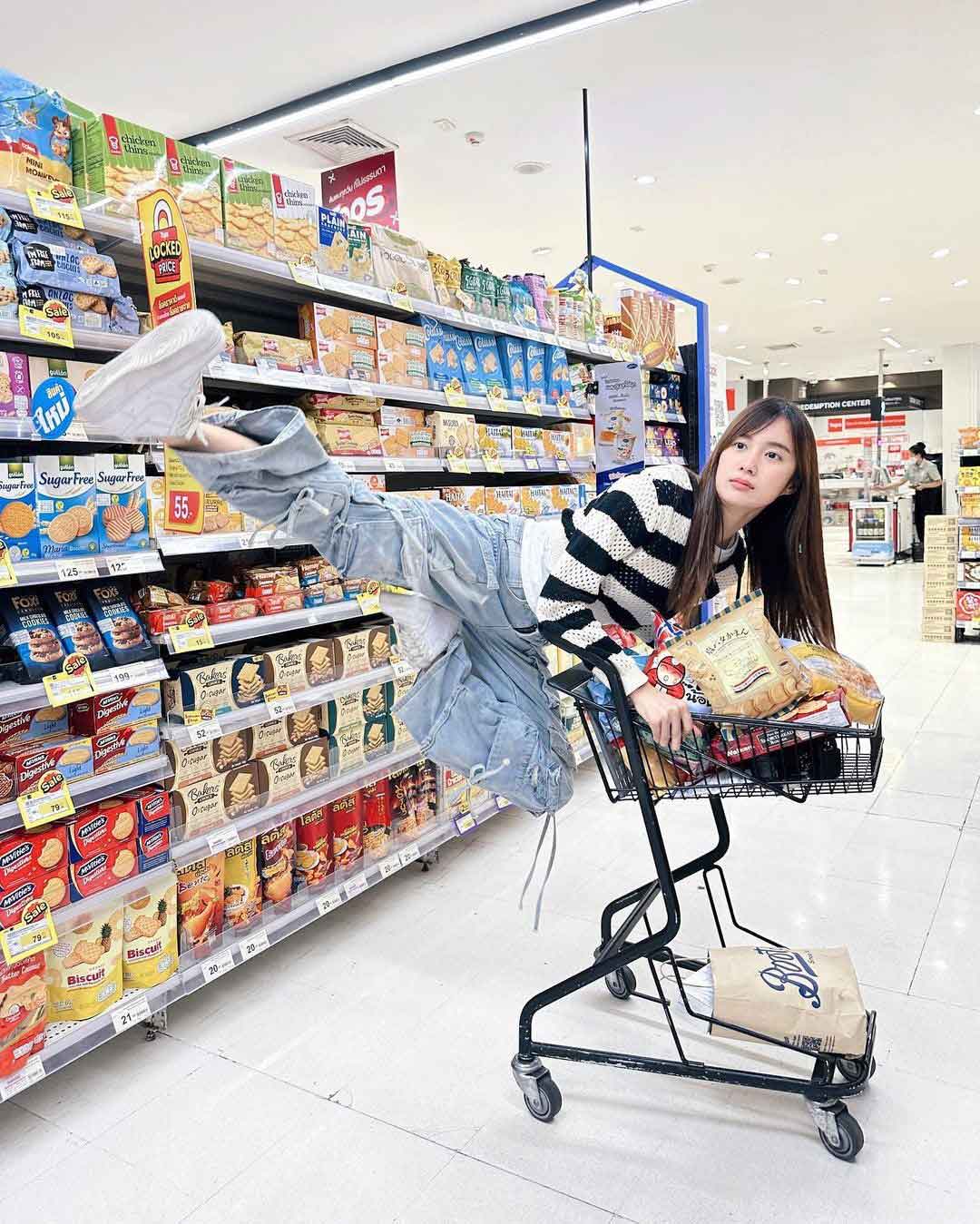 วาร์ปเด็ดๆ เก๋ไก๋ สไลเดอร์ สาวยูทูปเบอร์ น่ารัก มีเสน่ห์ ขวัญใจชายหนุ่ม